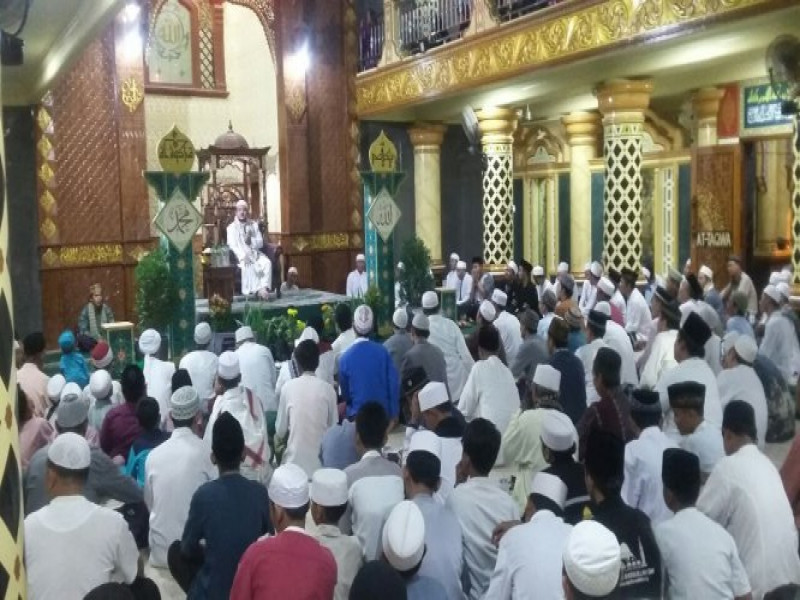 Wakapolsek Batu Ceper menghadiri kegiatan Isra Miraj Nabi besar Muhammad SAW di Masjid Jami AT ...