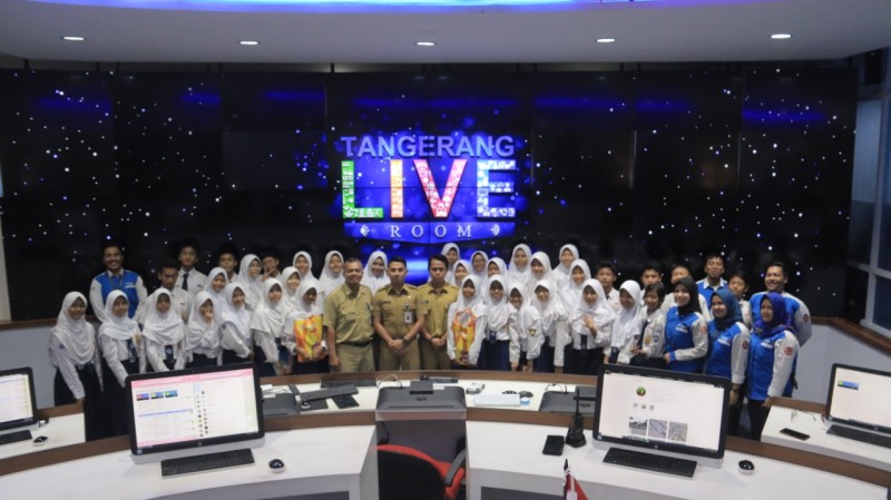 Lebih Dekat Dengan Sanjung