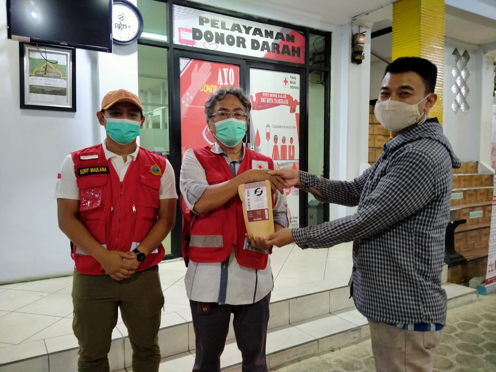 PMI Kota Tangerang Dirikan Posko Secangkir Kopi Kemanusian di Daerah ...