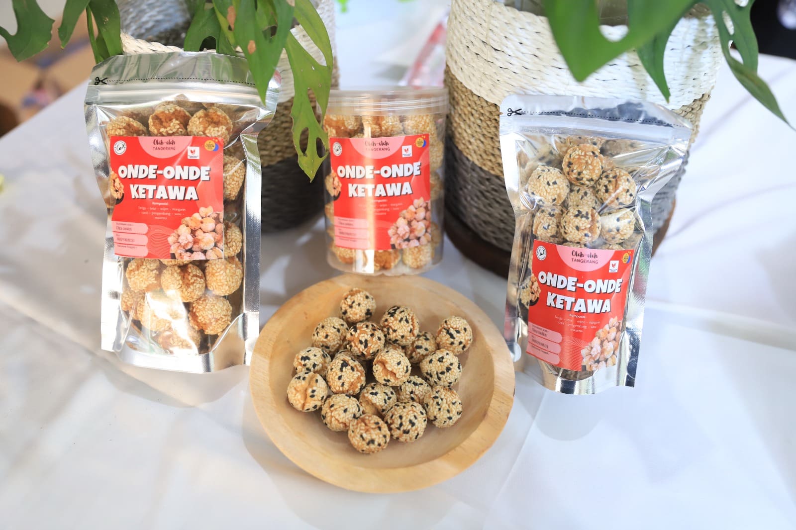 Tampil Beda! Onde-onde Ketawa ala Chica Cookies Kota Tangerang Jadi ...